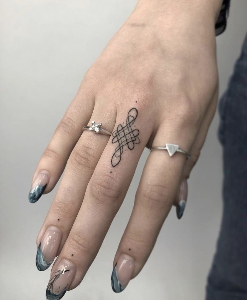 Tetovējumi, kas nes veiksmi: veidi, dizaina varianti | VeAn Tattoo